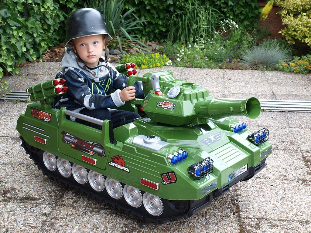 Früh übt sich: RC Panzer mit Radio und MP3 Anschluss