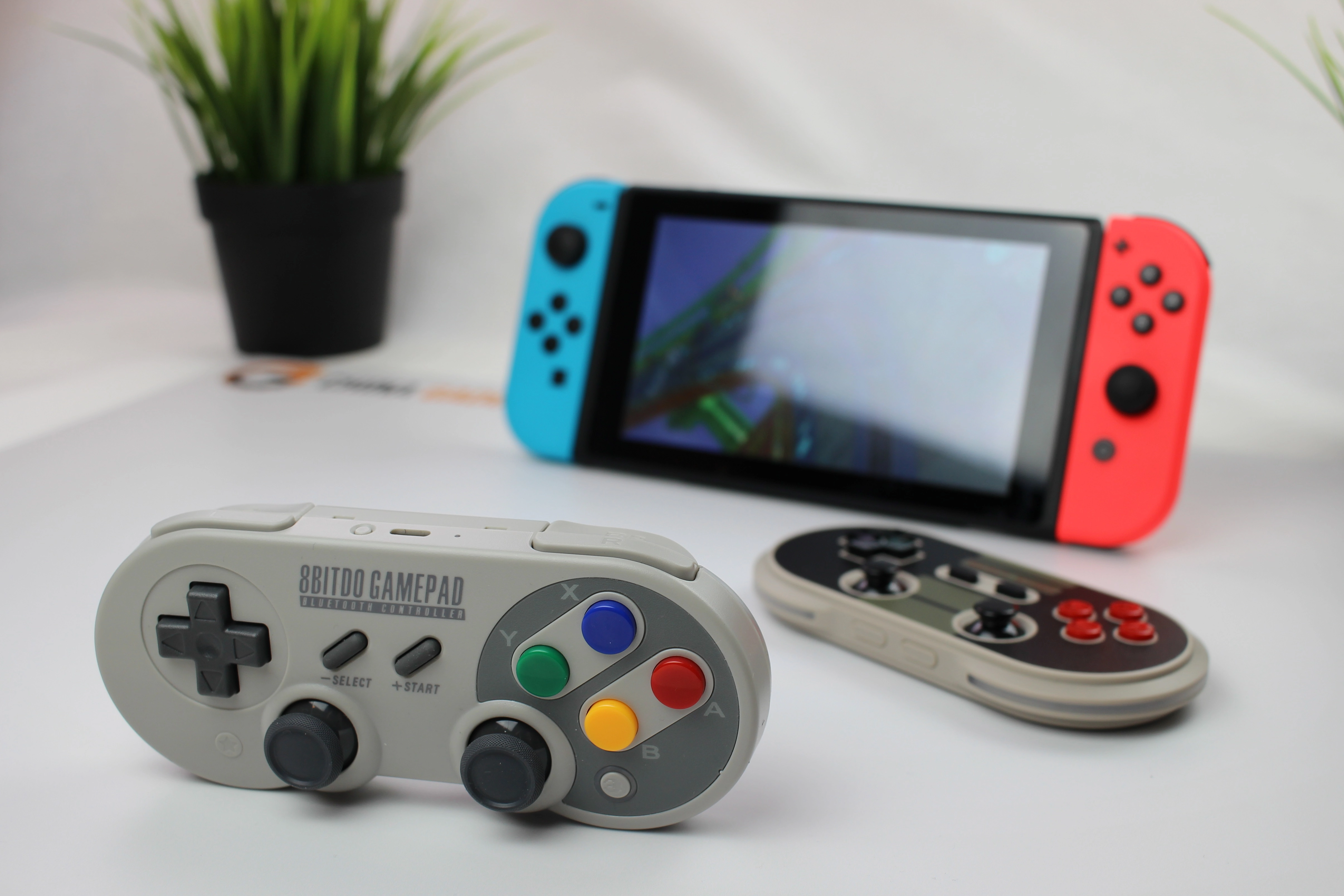 8Bitdo SF30 Pro Bluetooth Gamepad 🎮 im Retro-Look