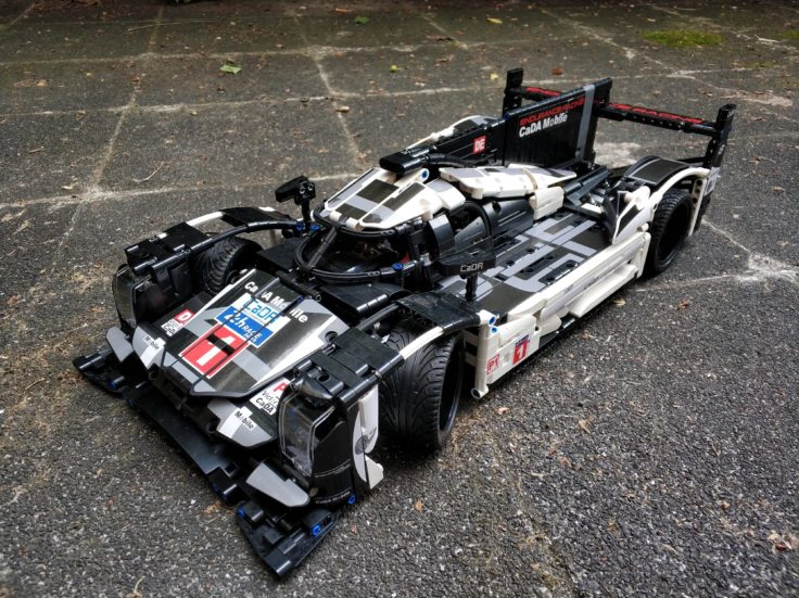 CaDA 919 Super Racing Car aus 1586 Einzelteilen