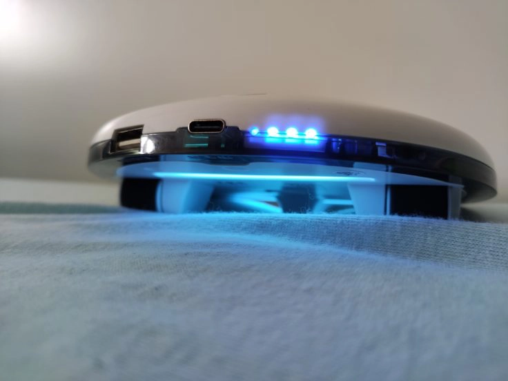 CleanSebot: Tragbarer UV-Roboter gegen Hausstaubmilben