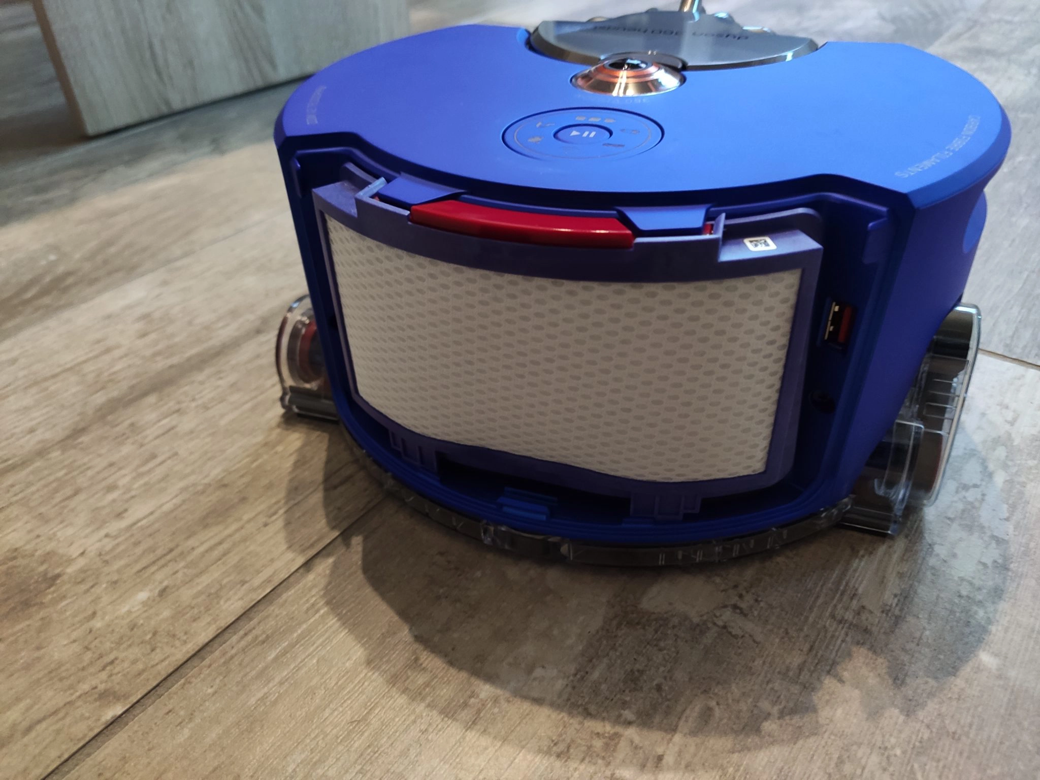 Dyson 360 Heurist Saugroboter im Test: Klein, hoch, 1.000€ wert?