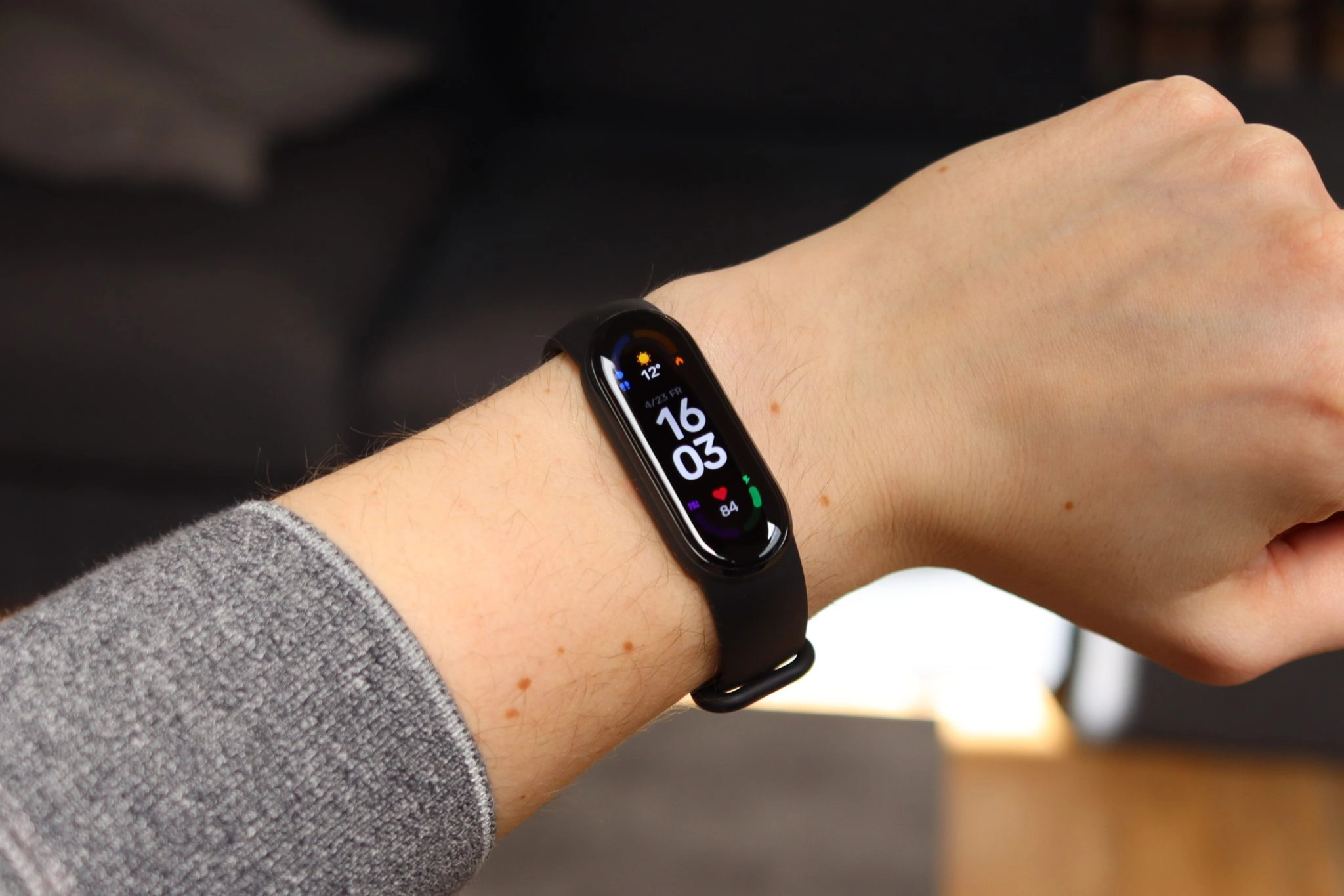 Xiaomi Mi Band 6: Fitness-Tracker mit 1,56" AMOLED vorgestellt