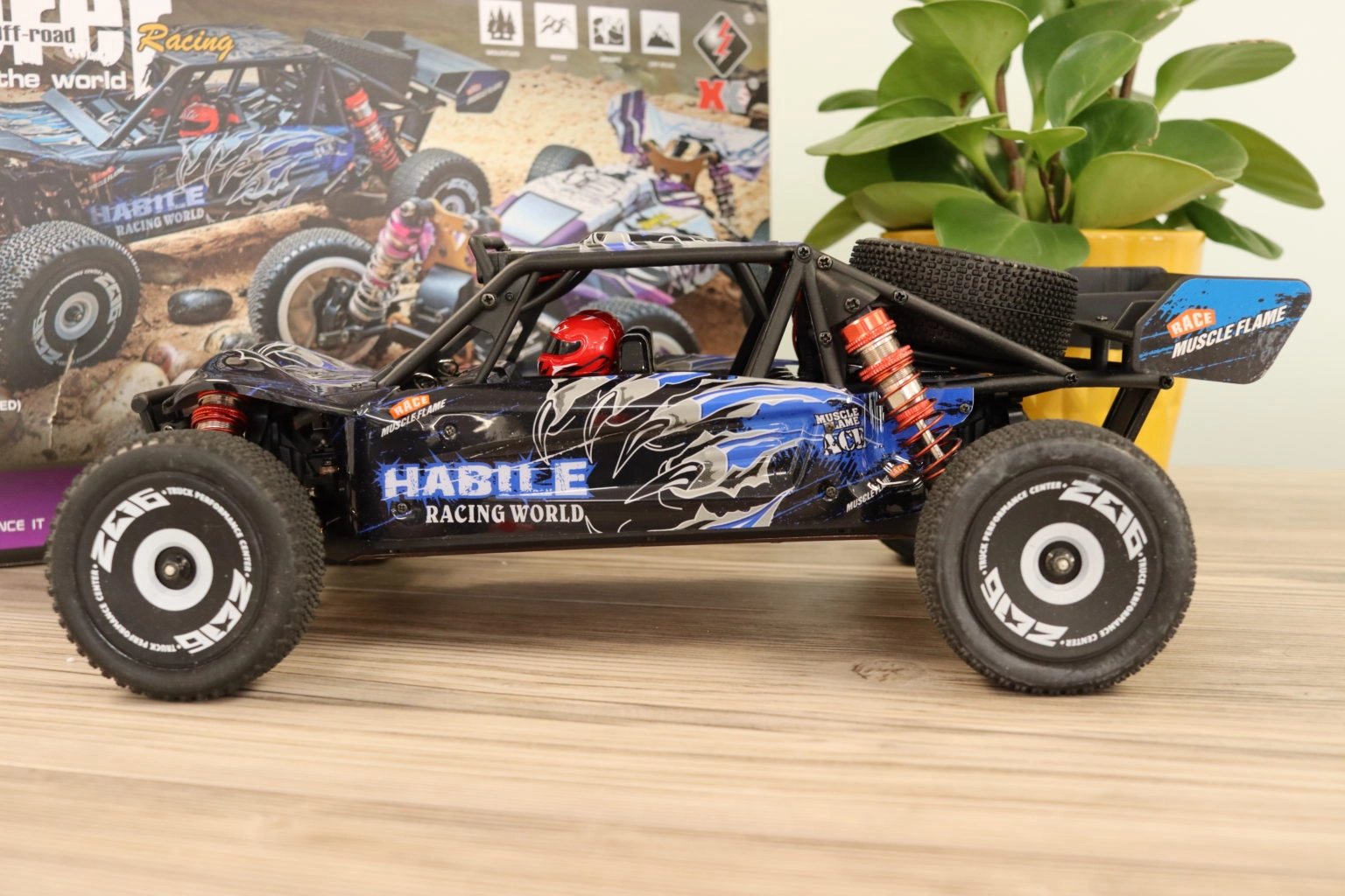 Test: Wltoys 124018 RC Buggy: bis zu 60 km/h & Alu-Unterboden