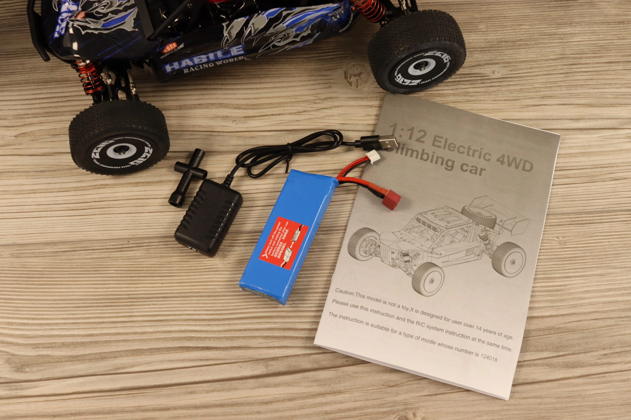 Test: Wltoys 124018 RC Buggy: bis zu 60 km/h & Alu-Unterboden