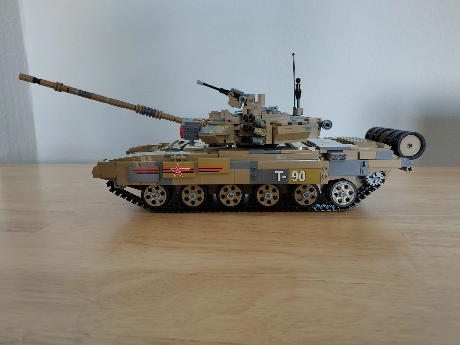 CaDA T90 - Panzer aus Klemmbausteinen (1.722 Einzelteile!)