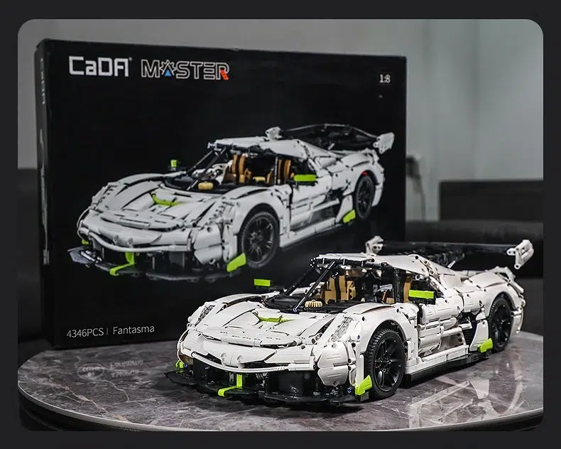 CaDA Fantasma Sports Car aus der Master Series mit über 4000 Teilen