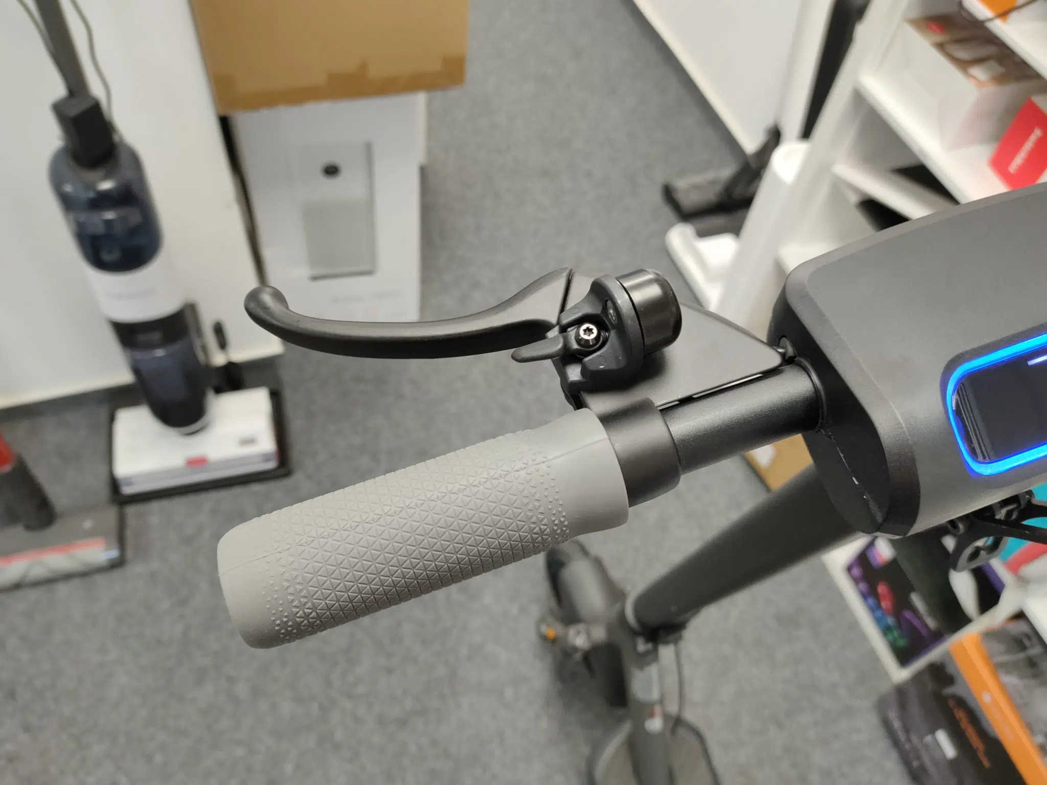 ODYS NEO E100 E Scooter Mit 100km Reichweite Im Test ODYS NEO E100 E Scooter Mit 100km Reichweite Im Test