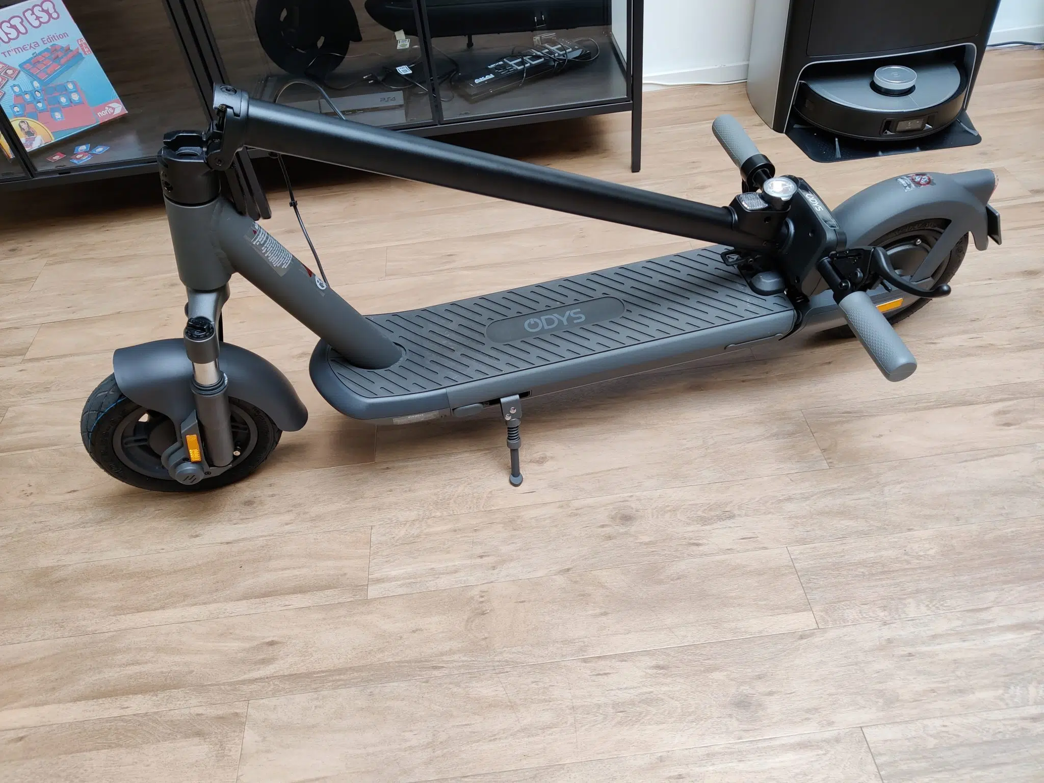 ODYS NEO e100 E-Scooter mit 100km(!) Reichweite im Test