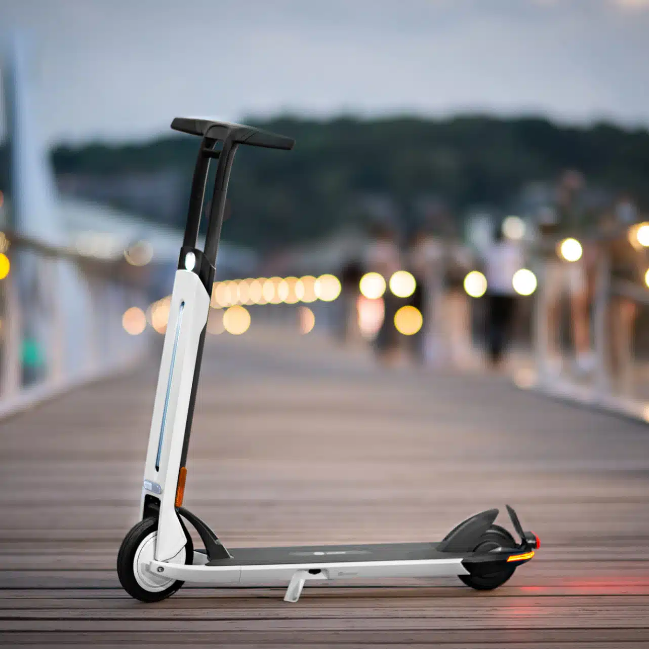 Einer der kleinsten E-Scooter mit Straßenzulassung - Segway Ninebot Air ...