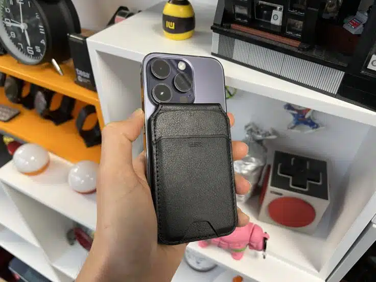 ESR HaloLock MagSafe Wallet mit 2-in-1 Smartphonehalterung!