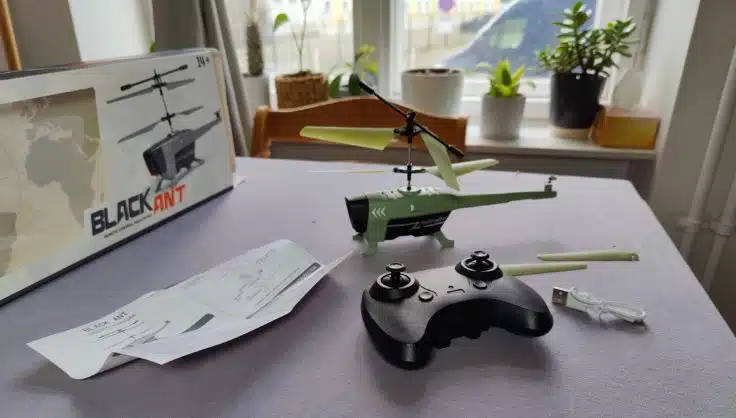 Anfängerfreundlicher Indoor-Flugspaß: Black Ant RC-Helikopter