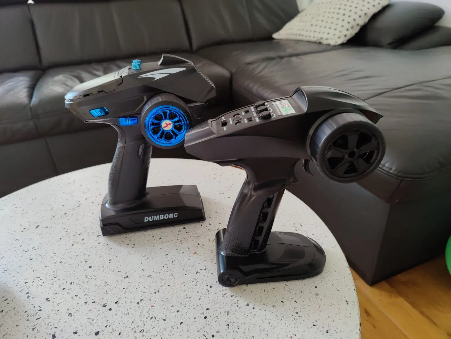 Viele Features - große Reichweite: Dumbo RC X6 Fernsteuerung