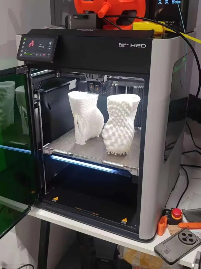 Bambu Lab H2D: Ist DAS der neue Flaggschiff 3D-Drucker 2025?