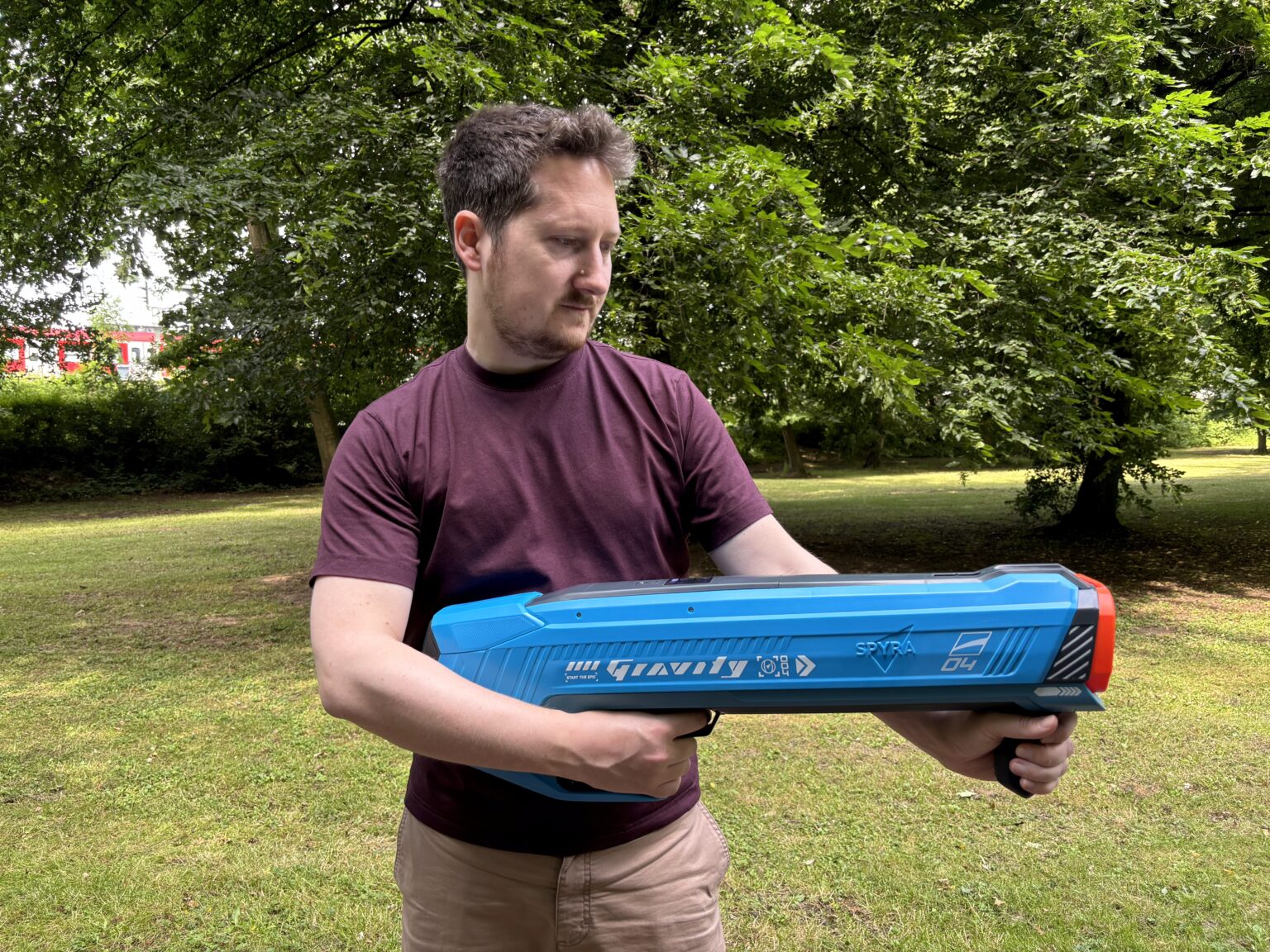 SpyraGravity - Wasserbomben-Werfer mit Display schießt 16 Meter