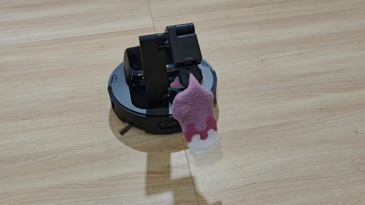 Dreame Cyber10 Ultra: Roboterarm reinigt unzugängliche Stellen